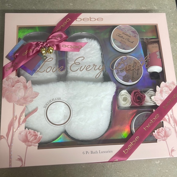bebe | Bath & Body | Nwt Bebe Six Piece Bath Luxuries Festive Peach And ...